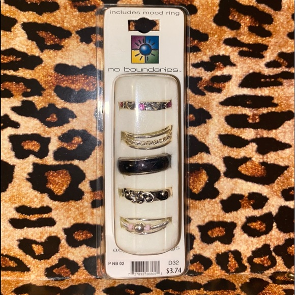 No Boundaries | Jewelry | Vintage Y2k No Boundaries Mood Rings ...